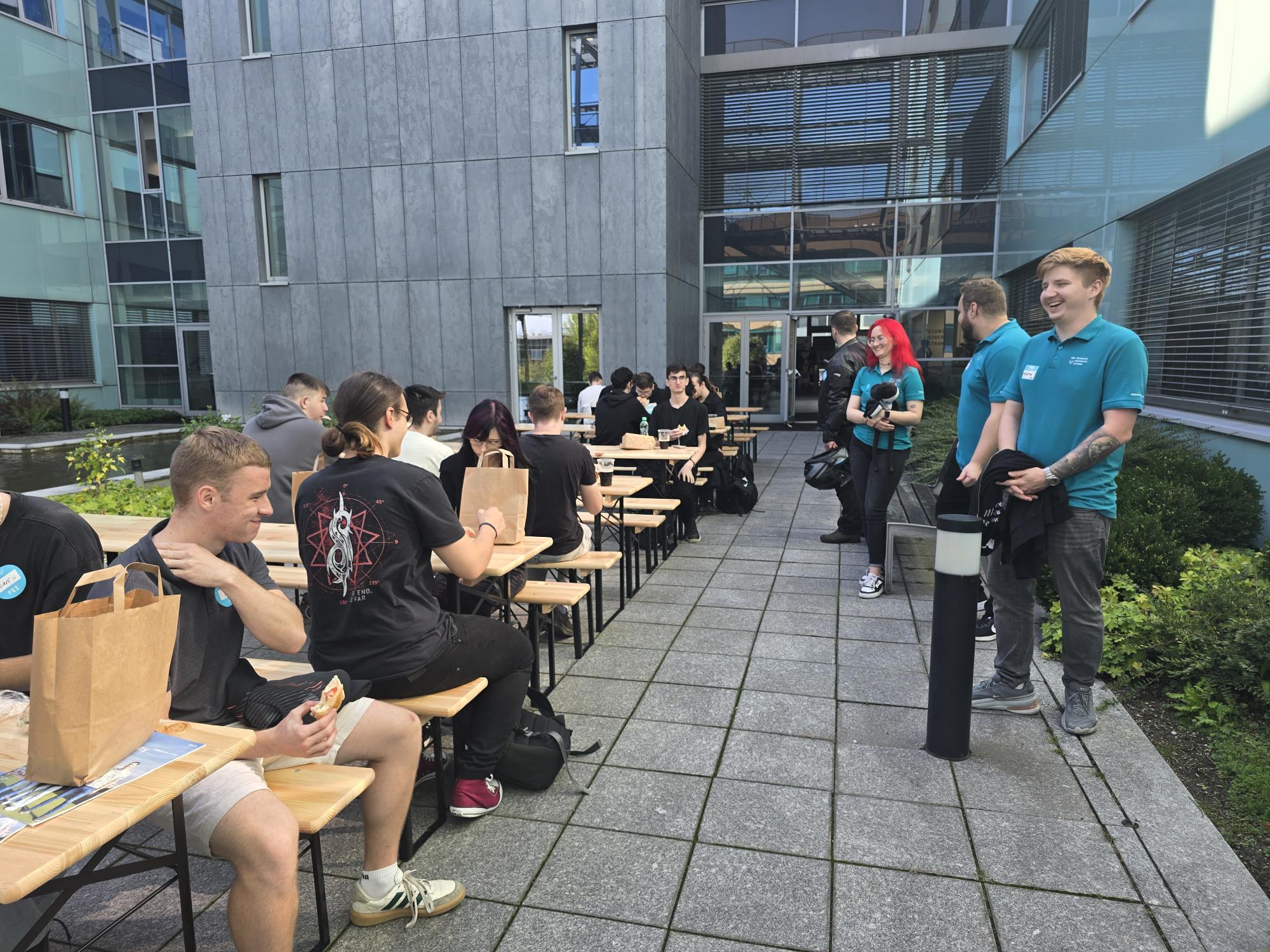 ZaFEI se! The first ever event for freshmen at FEECS - Fakulta ...